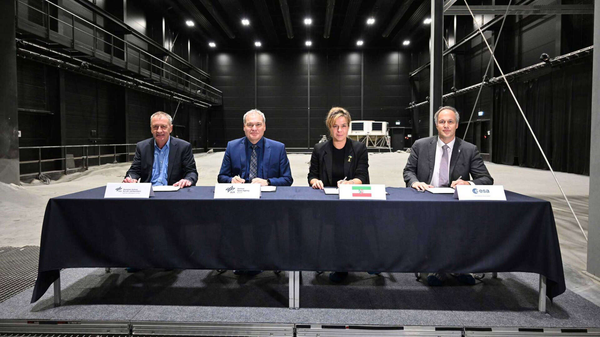 NRW, ESA und DLR erweitern SpaceHub Cologne