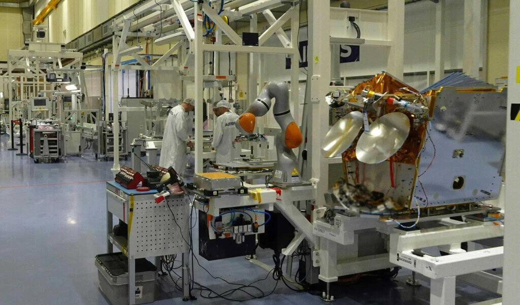 Eutelsat expands OneWeb satellite network with 340 LEO satellites